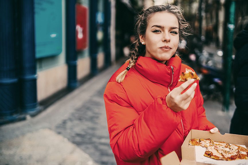 ¿Por qué debes masticar bien la comida?